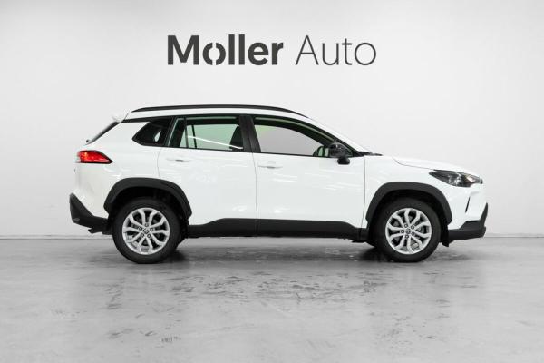 Тойота Королла 2025 в Вильнюс на AUTOMOTO.COM.LV Белый Тойота Королла 2025 в Вильнюс, объемом двигателя 1.80 л и пробегом 24 тыс. км за 28900 €, фото 5 на AUTOMOTO.COM.LV