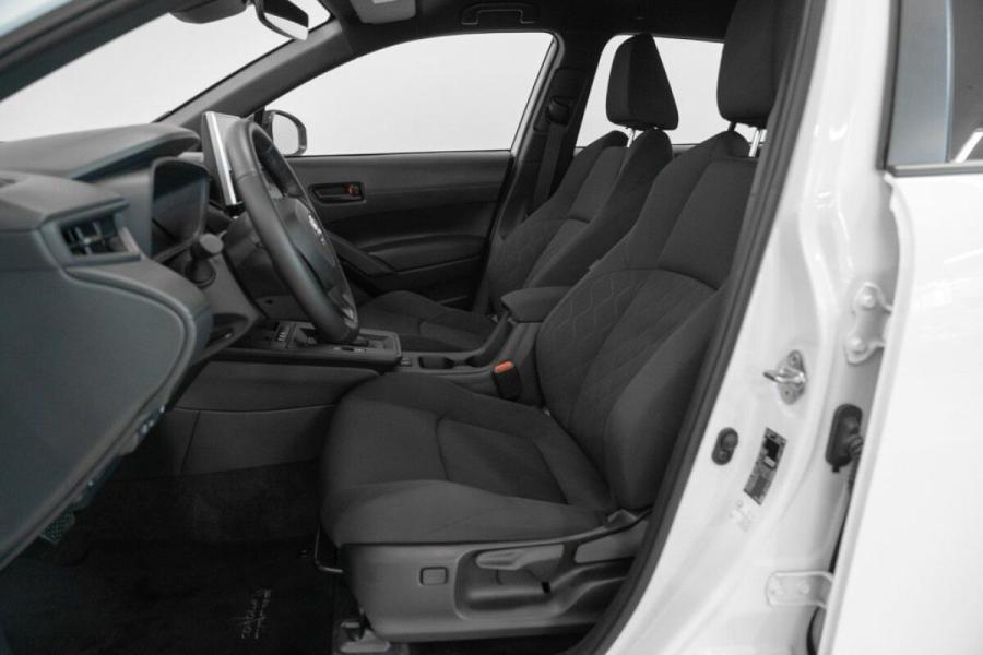 Balts Toyota Corolla 2025 Viļņa, ar dzinēja tilpumu 1.80 L un nobraukumu 24 tūkst. km par 28900 €, foto 8 vietnē AUTOMOTO.COM.LV