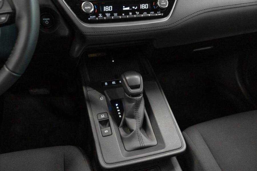 Balts Toyota Corolla 2025 Viļņa, ar dzinēja tilpumu 1.80 L un nobraukumu 24 tūkst. km par 28900 €, foto 17 vietnē AUTOMOTO.COM.LV