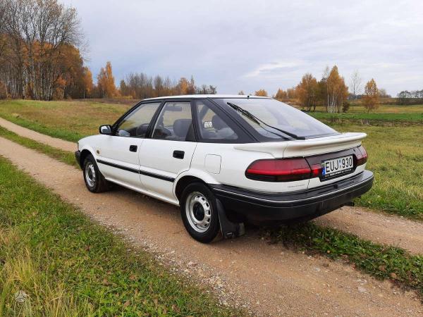 White Toyota Corolla 1991 in Utena, with an engine capacity of 1.30 L and mileage of 119 thousand km for 3800 €, photo 4 on AUTOMOTO.COM.LV