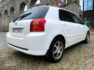 Balts Toyota Corolla 2005 Tallina, ar dzinēja tilpumu 1.40 L un nobraukumu 345 tūkst. km par 699 €, foto 4 vietnē AUTOMOTO.COM.LV