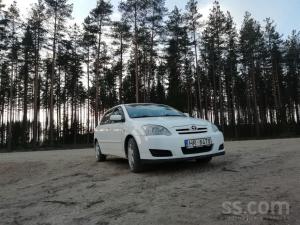 White Toyota Corolla 2005 in Madona, with an engine capacity of 1.40 L and mileage of 378 thousand km for 900 €, photo  on AUTOMOTO.COM.LV