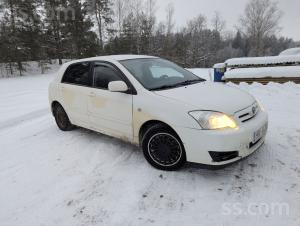 Белый Тойота Королла 2005 в Мадона, объемом двигателя 1.40 л и пробегом 378 тыс. км за 900 €, фото 5 на AUTOMOTO.COM.LV