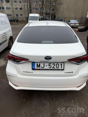 Balts Toyota Corolla 2019 Aizkraukle, ar dzinēja tilpumu 1.80 L un nobraukumu 55 tūkst. km par 18700 €, foto 1 vietnē AUTOMOTO.COM.LV