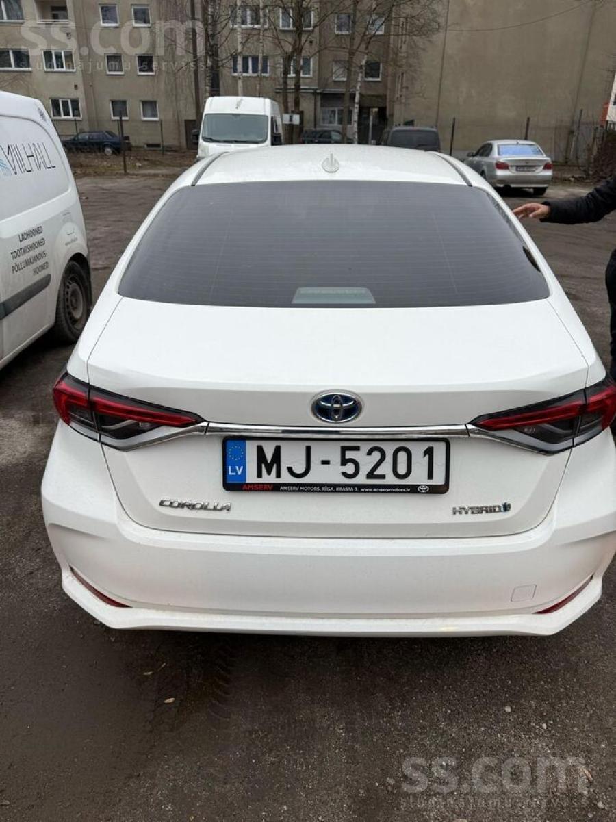 Balts Toyota Corolla 2019 Aizkraukle, ar dzinēja tilpumu 1.80 L un nobraukumu 55 tūkst. km par 18700 €, foto 1 vietnē AUTOMOTO.COM.LV