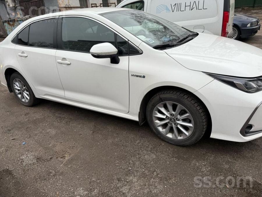 Balts Toyota Corolla 2019 Aizkraukle, ar dzinēja tilpumu 1.80 L un nobraukumu 55 tūkst. km par 18700 €, foto 3 vietnē AUTOMOTO.COM.LV