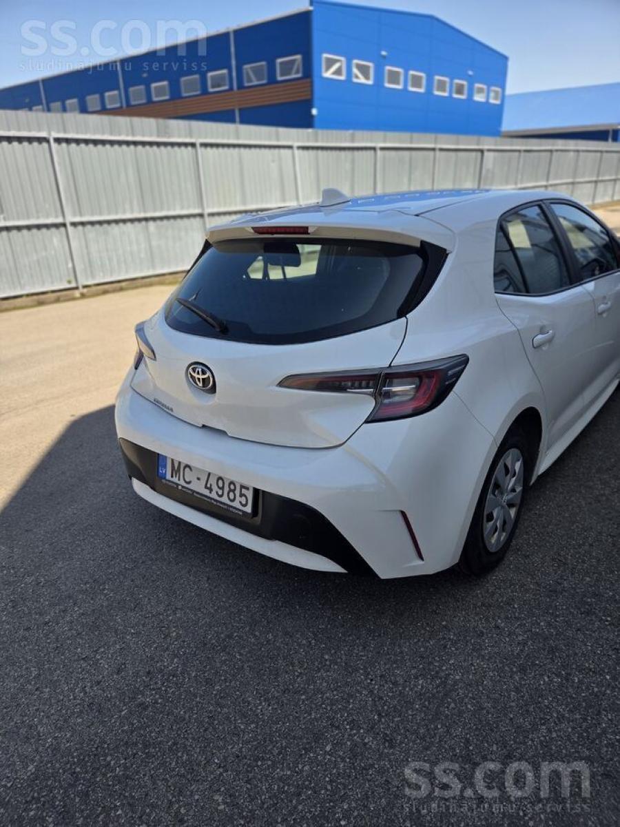 White Toyota Corolla 2019 in Riga, with an engine capacity of 1.20 L and mileage of 350 thousand km for 5200 €, photo 1 on AUTOMOTO.COM.LV