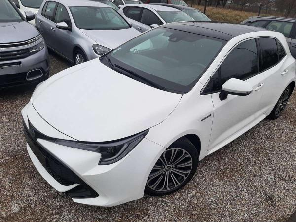 Balts Toyota Corolla 2019 Kauņa, ar dzinēja tilpumu 1.80 L un nobraukumu 90 tūkst. km par 16250 €, foto 3 vietnē AUTOMOTO.COM.LV
