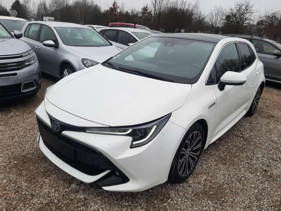 White Toyota Corolla 2019 in Kaunas, with an engine capacity of 1.80 L and mileage of 90 thousand km for 16250 €, photo 5 on AUTOMOTO.COM.LV