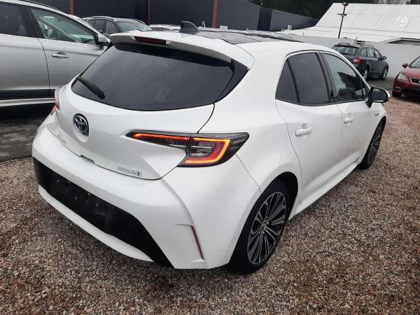Balts Toyota Corolla 2019 Kauņa, ar dzinēja tilpumu 1.80 L un nobraukumu 90 tūkst. km par 16250 €, foto 8 vietnē AUTOMOTO.COM.LV