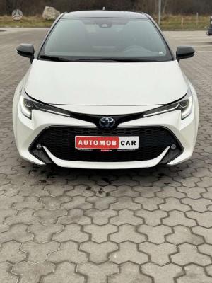 White Toyota Corolla 2019 in Vilnius, with an engine capacity of 1.99 L and mileage of 91 thousand km for 17200 €, photo 3 on AUTOMOTO.COM.LV