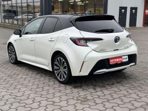 White Toyota Corolla 2019 in Vilnius, with an engine capacity of 1.99 L and mileage of 91 thousand km for 17200 €, photo 5 on AUTOMOTO.COM.LV