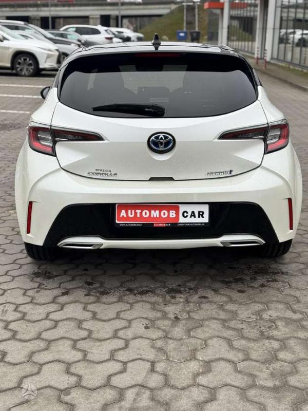 White Toyota Corolla 2019 in Vilnius, with an engine capacity of 1.99 L and mileage of 91 thousand km for 17200 €, photo 6 on AUTOMOTO.COM.LV