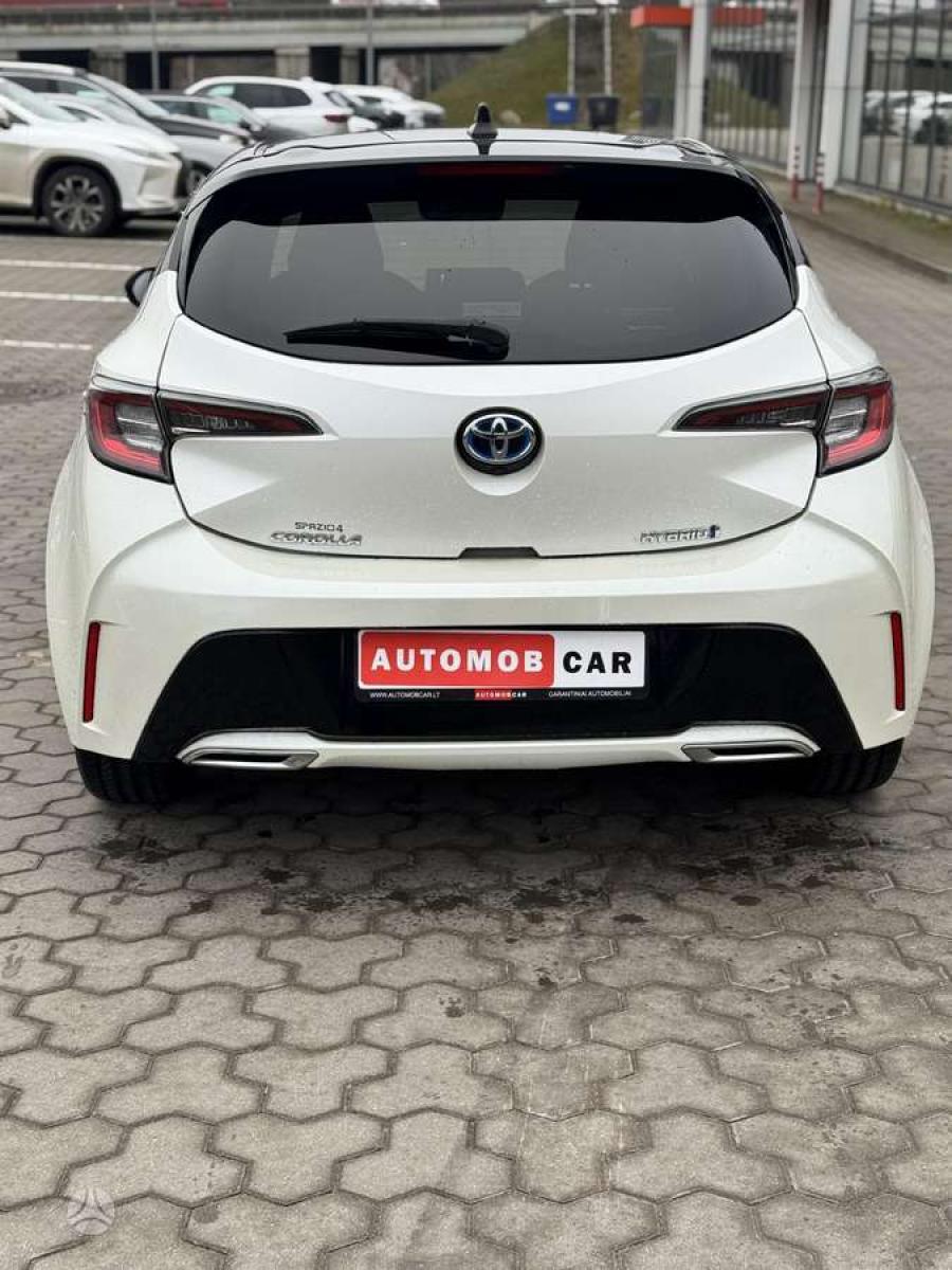 White Toyota Corolla 2019 in Vilnius, with an engine capacity of 1.99 L and mileage of 91 thousand km for 17200 €, photo 6 on AUTOMOTO.COM.LV
