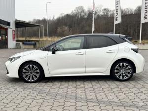 White Toyota Corolla 2019 in Vilnius, with an engine capacity of 1.99 L and mileage of 91 thousand km for 17200 €, photo 8 on AUTOMOTO.COM.LV