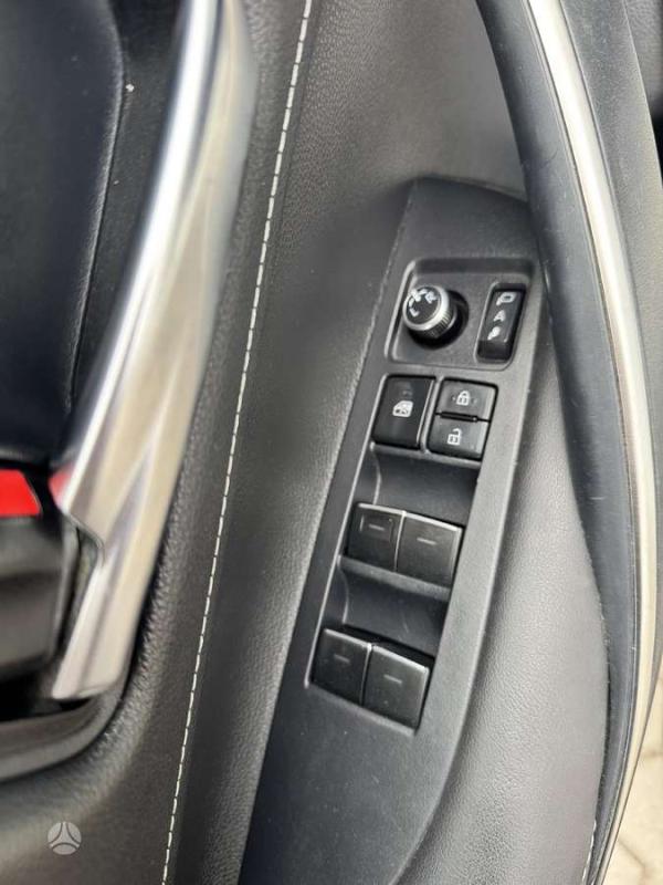 Balts Toyota Corolla 2019 Viļņa, ar dzinēja tilpumu 1.99 L un nobraukumu 91 tūkst. km par 17200 €, foto 11 vietnē AUTOMOTO.COM.LV