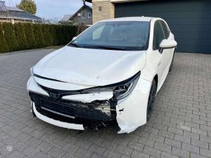 Balts Toyota Corolla 2019 Kauņa, ar dzinēja tilpumu 1.80 L un nobraukumu 110 tūkst. km par 11400 €, foto 3 vietnē AUTOMOTO.COM.LV