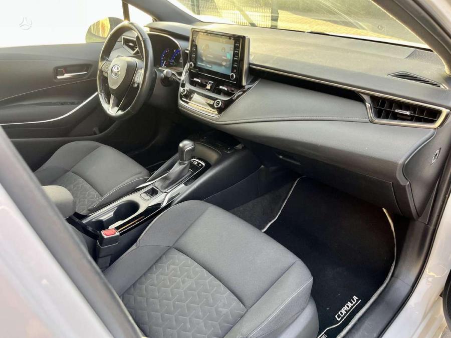 Balts Toyota Corolla 2019 Kauņa, ar dzinēja tilpumu 1.80 L un nobraukumu 110 tūkst. km par 11400 €, foto 9 vietnē AUTOMOTO.COM.LV