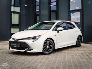 Balts Toyota Corolla 2019 Marijampole, ar dzinēja tilpumu 1.80 L un nobraukumu 64 tūkst. km par 18950 €, foto 3 vietnē AUTOMOTO.COM.LV