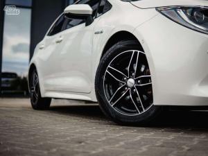 Balts Toyota Corolla 2019 Marijampole, ar dzinēja tilpumu 1.80 L un nobraukumu 64 tūkst. km par 18950 €, foto 7 vietnē AUTOMOTO.COM.LV