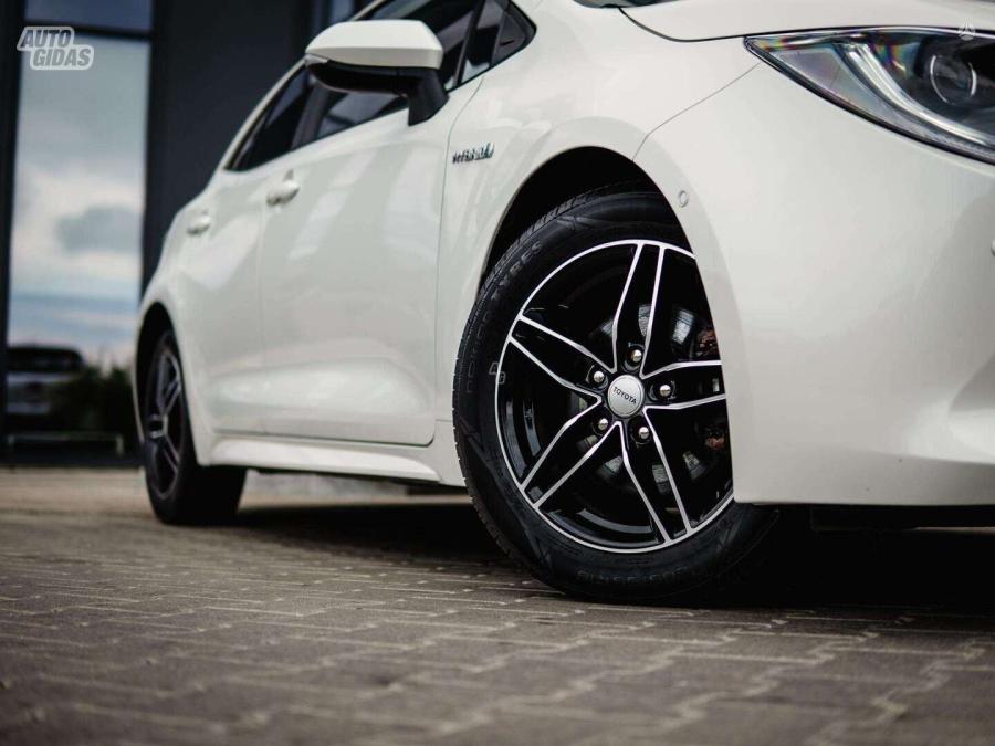 Balts Toyota Corolla 2019 Marijampole, ar dzinēja tilpumu 1.80 L un nobraukumu 64 tūkst. km par 18950 €, foto 7 vietnē AUTOMOTO.COM.LV