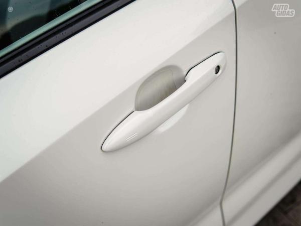 White Toyota Corolla 2019 in Marijampole, with an engine capacity of 1.80 L and mileage of 64 thousand km for 18950 €, photo 8 on AUTOMOTO.COM.LV