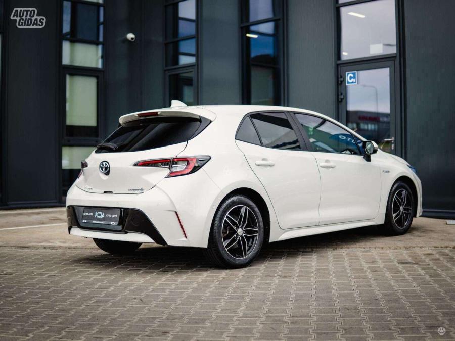Balts Toyota Corolla 2019 Marijampole, ar dzinēja tilpumu 1.80 L un nobraukumu 64 tūkst. km par 18950 €, foto 12 vietnē AUTOMOTO.COM.LV