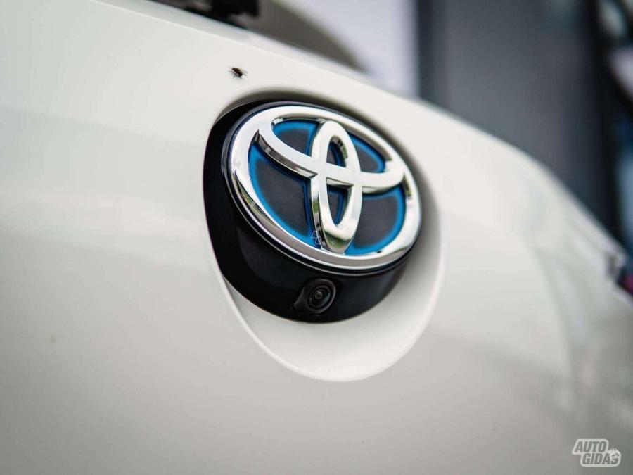 Balts Toyota Corolla 2019 Marijampole, ar dzinēja tilpumu 1.80 L un nobraukumu 64 tūkst. km par 18950 €, foto 17 vietnē AUTOMOTO.COM.LV