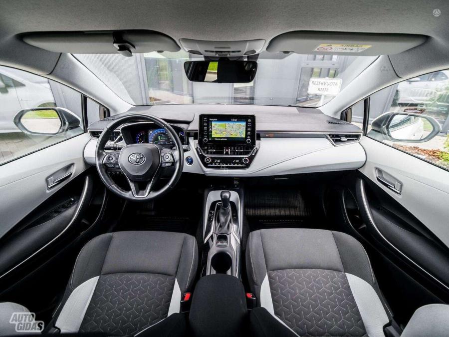 Balts Toyota Corolla 2019 Marijampole, ar dzinēja tilpumu 1.80 L un nobraukumu 64 tūkst. km par 18950 €, foto 18 vietnē AUTOMOTO.COM.LV