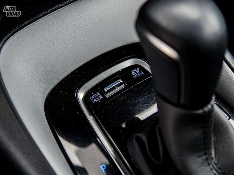 Balts Toyota Corolla 2019 Marijampole, ar dzinēja tilpumu 1.80 L un nobraukumu 64 tūkst. km par 18950 €, foto 25 vietnē AUTOMOTO.COM.LV