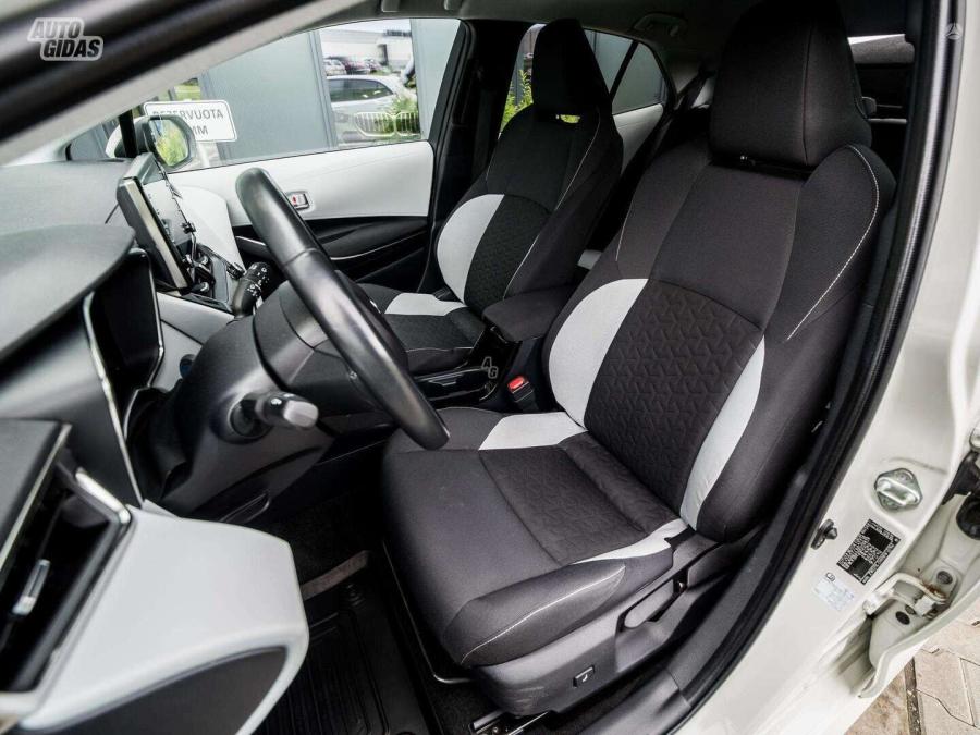 Balts Toyota Corolla 2019 Marijampole, ar dzinēja tilpumu 1.80 L un nobraukumu 64 tūkst. km par 18950 €, foto 28 vietnē AUTOMOTO.COM.LV