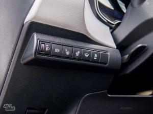 Balts Toyota Corolla 2019 Marijampole, ar dzinēja tilpumu 1.80 L un nobraukumu 64 tūkst. km par 18950 €, foto 32 vietnē AUTOMOTO.COM.LV