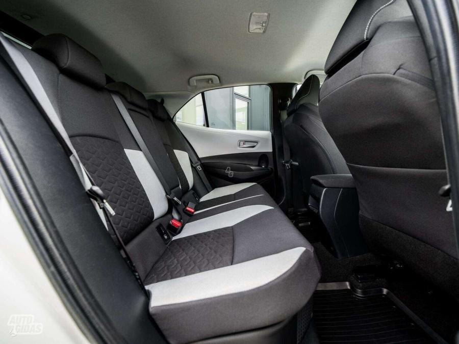 Balts Toyota Corolla 2019 Marijampole, ar dzinēja tilpumu 1.80 L un nobraukumu 64 tūkst. km par 18950 €, foto 36 vietnē AUTOMOTO.COM.LV