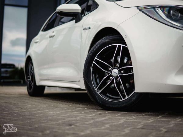 Balts Toyota Corolla 2019 Kauņa, ar dzinēja tilpumu 1.80 L un nobraukumu 64 tūkst. km par 17950 €, foto 6 vietnē AUTOMOTO.COM.LV