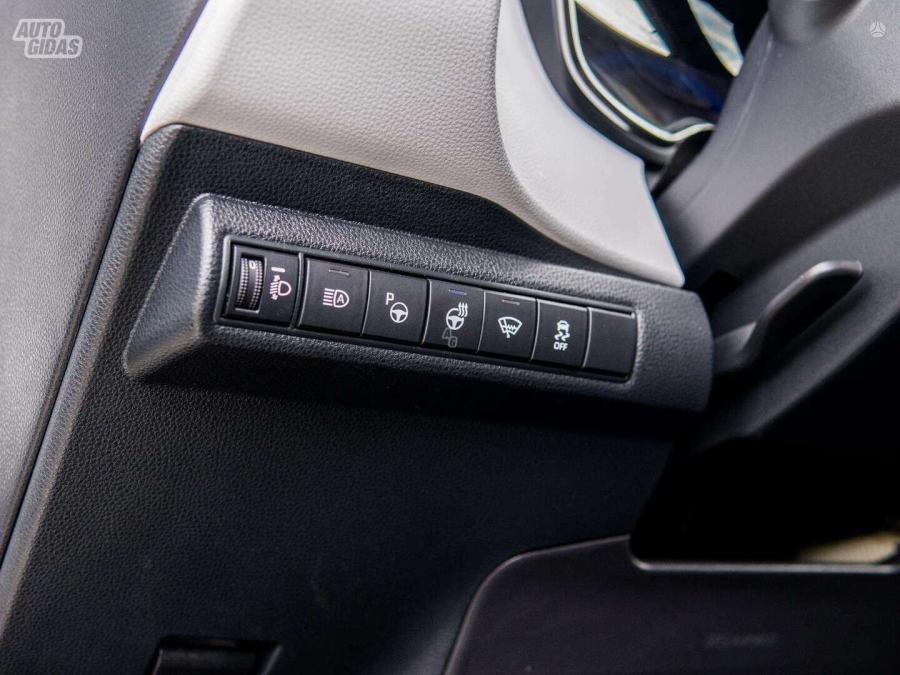 Balts Toyota Corolla 2019 Kauņa, ar dzinēja tilpumu 1.80 L un nobraukumu 64 tūkst. km par 17950 €, foto 31 vietnē AUTOMOTO.COM.LV