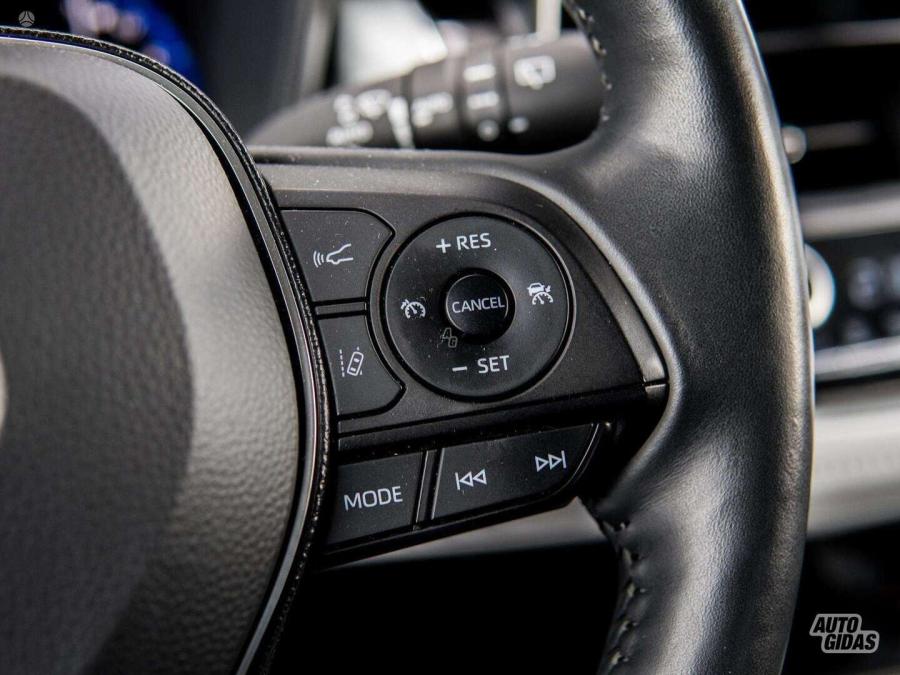 Balts Toyota Corolla 2019 Kauņa, ar dzinēja tilpumu 1.80 L un nobraukumu 64 tūkst. km par 17950 €, foto 32 vietnē AUTOMOTO.COM.LV