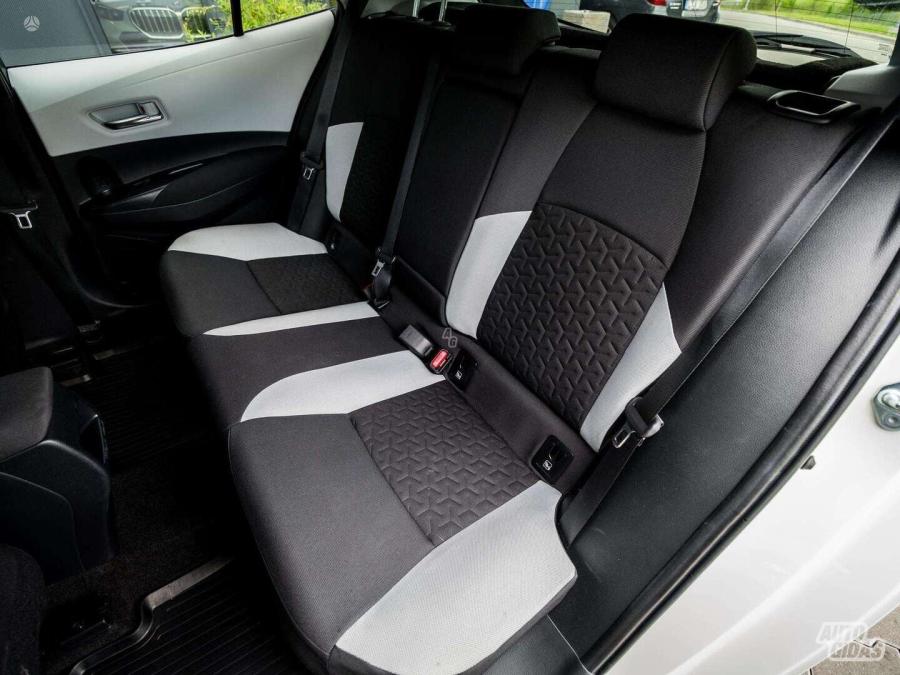 Balts Toyota Corolla 2019 Kauņa, ar dzinēja tilpumu 1.80 L un nobraukumu 64 tūkst. km par 17950 €, foto 35 vietnē AUTOMOTO.COM.LV