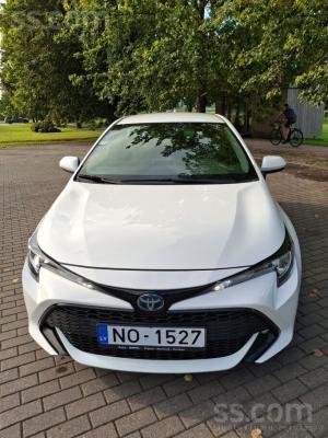 Balts Toyota Corolla 2019 Rīga, ar dzinēja tilpumu 1.80 L un nobraukumu 137 tūkst. km par 14500 €, foto  vietnē AUTOMOTO.COM.LV