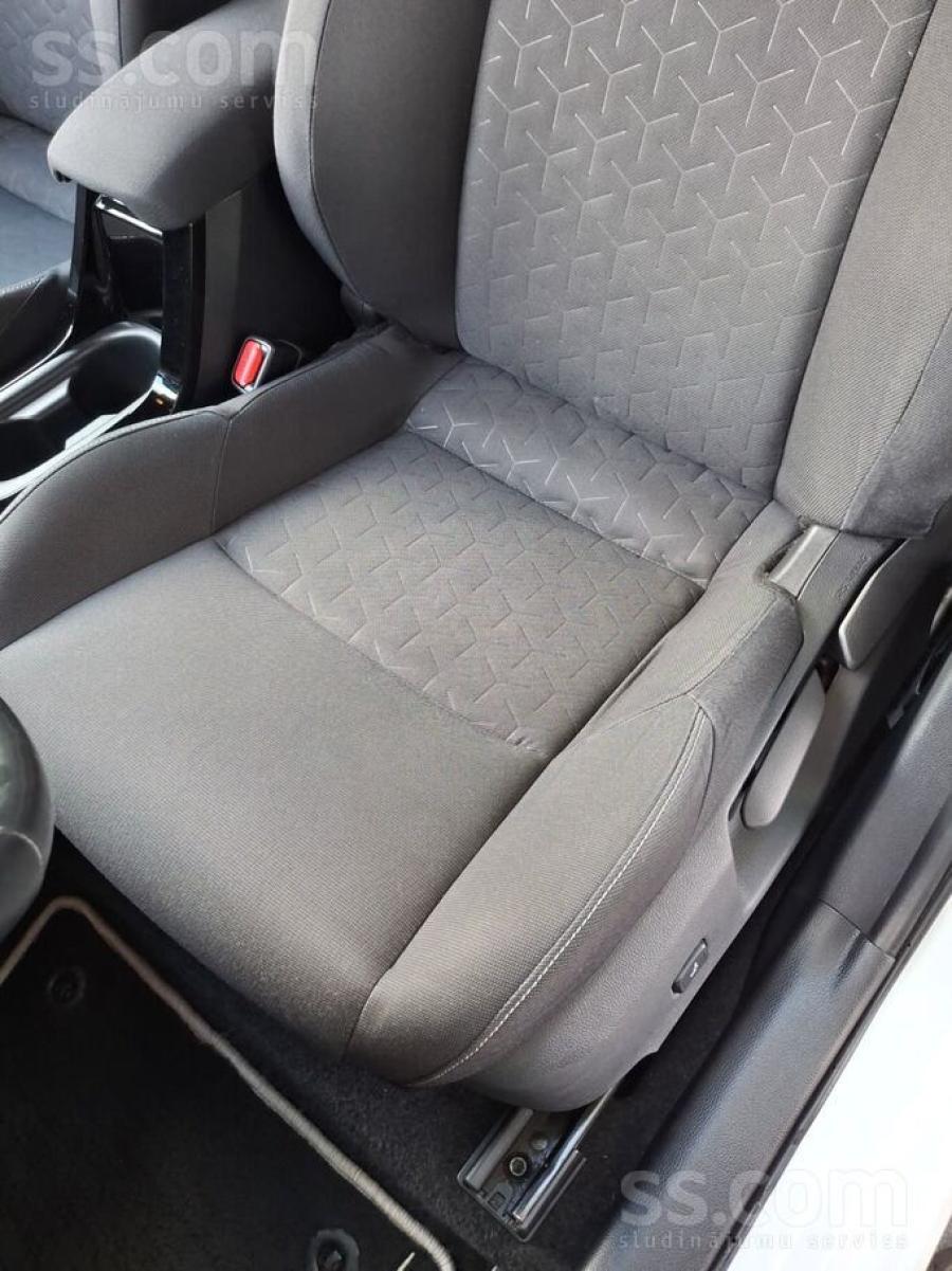 Balts Toyota Corolla 2019 Rīga, ar dzinēja tilpumu 1.80 L un nobraukumu 137 tūkst. km par 14500 €, foto 12 vietnē AUTOMOTO.COM.LV