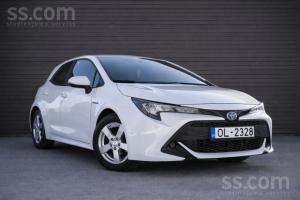White Toyota Corolla 2019 in Riga, with an engine capacity of 1.80 L and mileage of 169 thousand km for 15790 €, photo 3 on AUTOMOTO.COM.LV