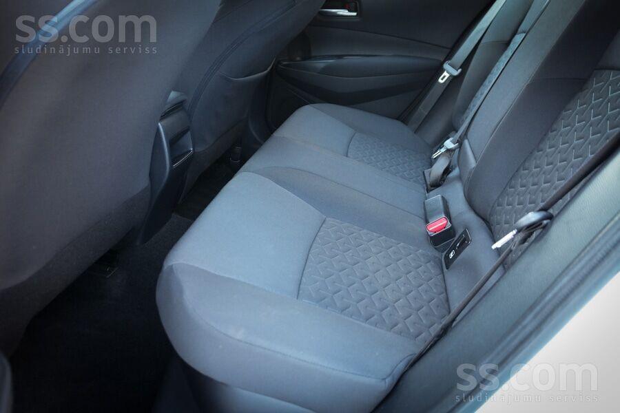 White Toyota Corolla 2019 in Riga, with an engine capacity of 1.80 L and mileage of 169 thousand km for 15790 €, photo 9 on AUTOMOTO.COM.LV