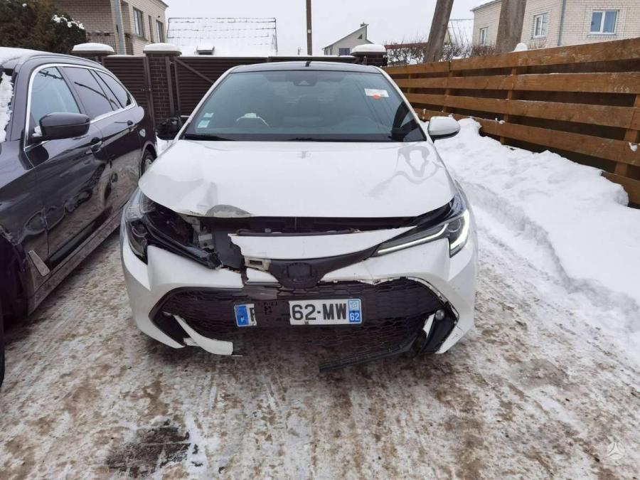 Balts Toyota Corolla 2020 Kauņa, ar dzinēja tilpumu 1.99 L un nobraukumu 105 tūkst. km par 6450 €, foto 2 vietnē AUTOMOTO.COM.LV