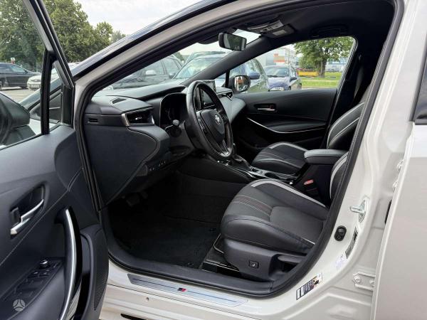 Balts Toyota Corolla 2020 Kauņa, ar dzinēja tilpumu 1.80 L un nobraukumu 117 tūkst. km par 17890 €, foto 8 vietnē AUTOMOTO.COM.LV
