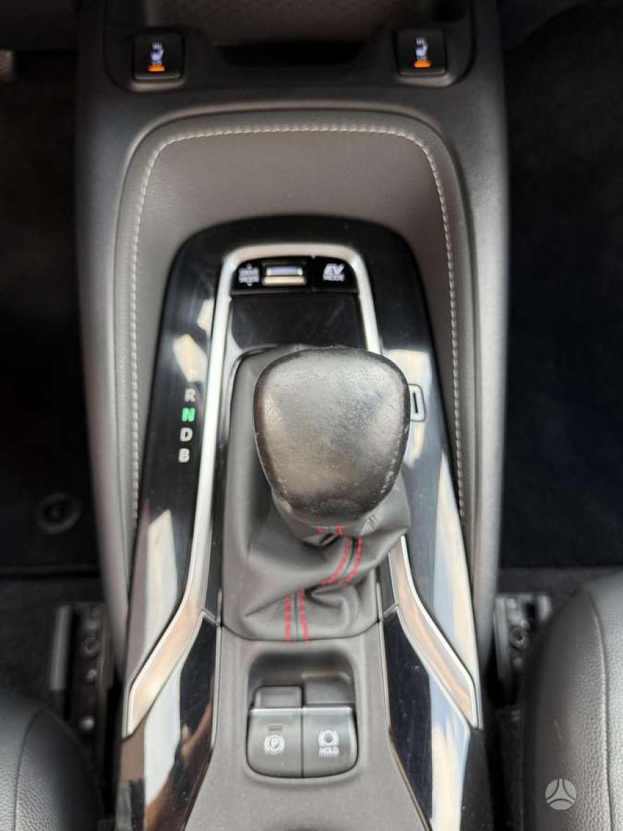 Balts Toyota Corolla 2020 Kauņa, ar dzinēja tilpumu 1.80 L un nobraukumu 117 tūkst. km par 17890 €, foto 23 vietnē AUTOMOTO.COM.LV