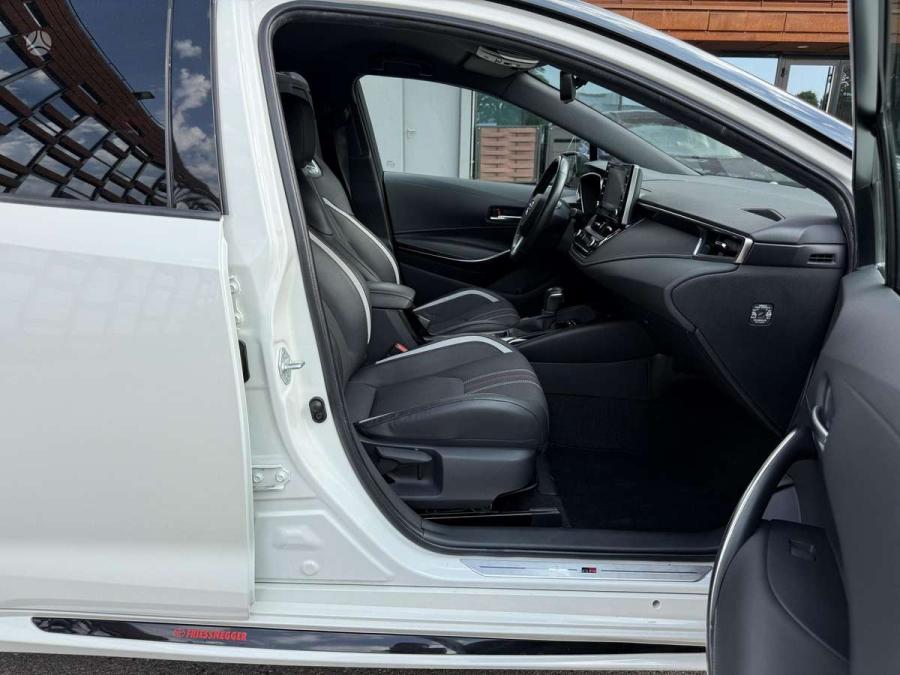 Balts Toyota Corolla 2020 Kauņa, ar dzinēja tilpumu 1.80 L un nobraukumu 117 tūkst. km par 17890 €, foto 25 vietnē AUTOMOTO.COM.LV