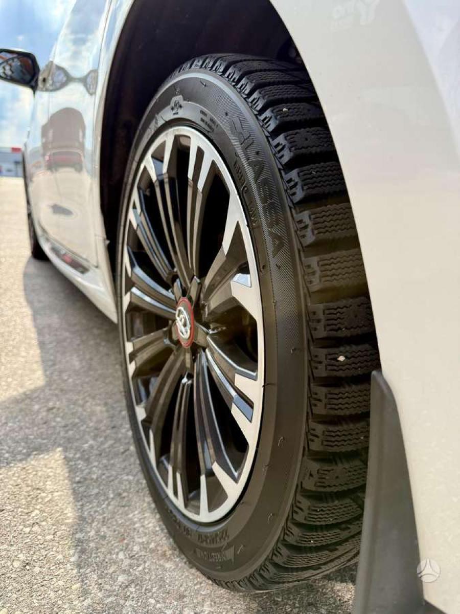 Balts Toyota Corolla 2020 Kauņa, ar dzinēja tilpumu 1.80 L un nobraukumu 117 tūkst. km par 17890 €, foto 39 vietnē AUTOMOTO.COM.LV
