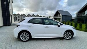 White Toyota Corolla 2020 in Klaipeda, with an engine capacity of 1.20 L and mileage of 250 thousand km for 9100 €, photo 7 on AUTOMOTO.COM.LV