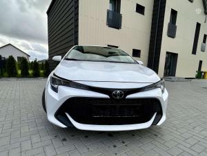 White Toyota Corolla 2020 in Klaipeda, with an engine capacity of 1.20 L and mileage of 250 thousand km for 9100 €, photo 9 on AUTOMOTO.COM.LV
