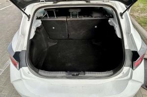 White Toyota Corolla 2020 in Klaipeda, with an engine capacity of 1.20 L and mileage of 250 thousand km for 9100 €, photo 19 on AUTOMOTO.COM.LV
