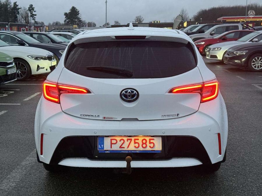 Balts Toyota Corolla 2021 Viļņa, ar dzinēja tilpumu 1.80 L un nobraukumu 179 tūkst. km par 13500 €, foto 6 vietnē AUTOMOTO.COM.LV